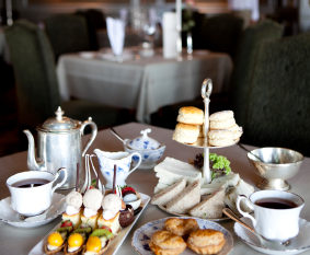 Hot Tea Etiquette - 8 Tips to Appear Socially Refined | Dining Etiquette